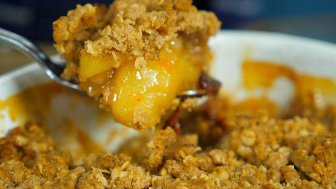 Κραμπλ Μήλου με βρώμη - Apple Crumble - video συνταγή mamatsita.com